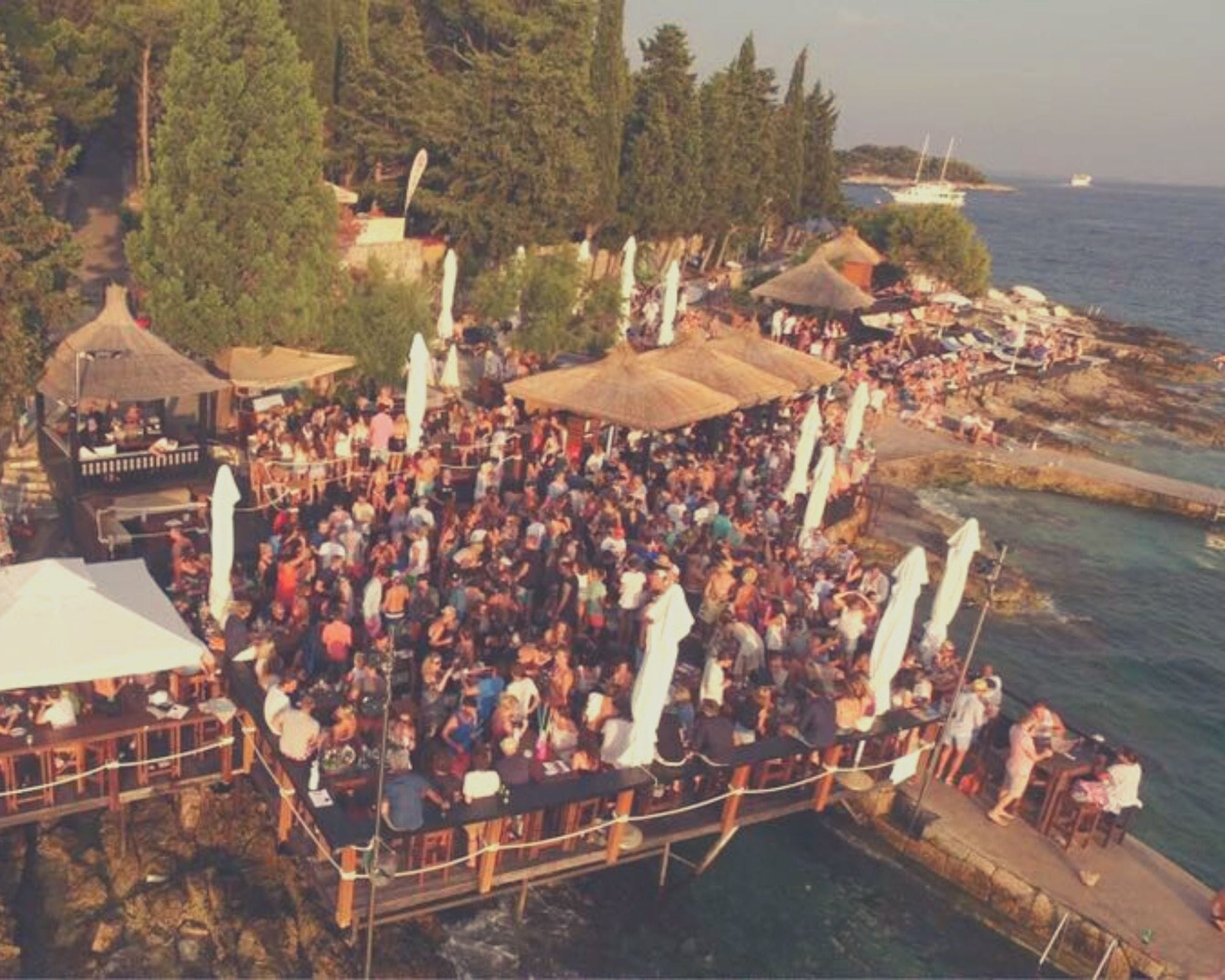 The 5 Best Beach Bars - The Big Sail